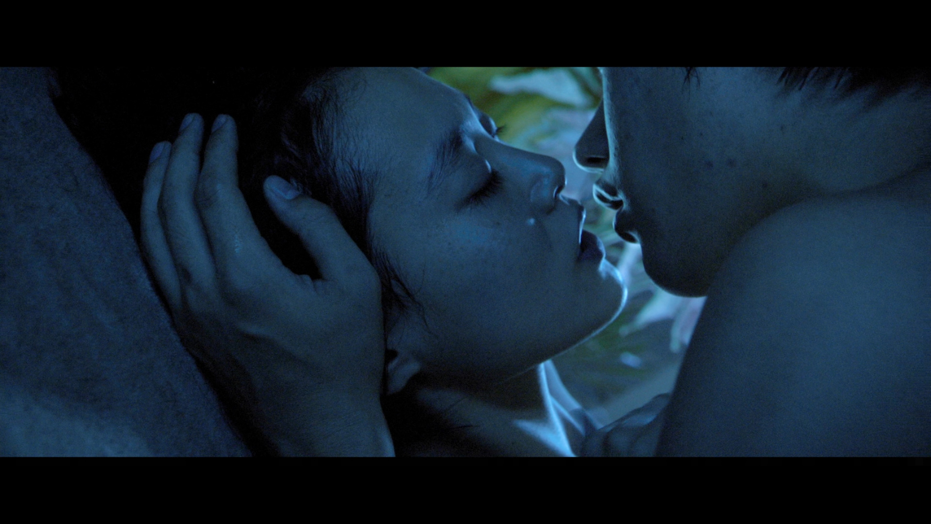 kiko mizuhara kiss gif